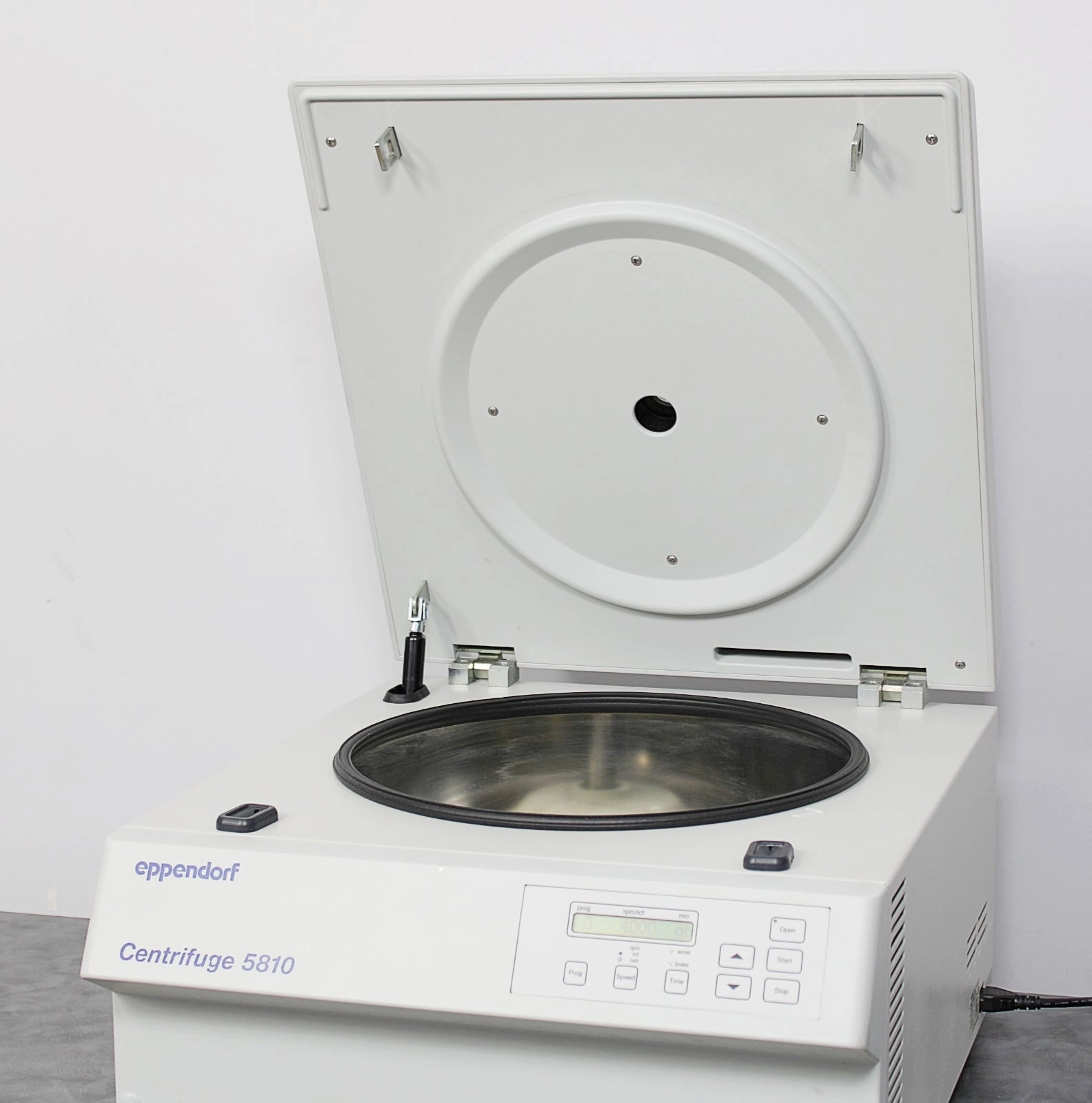 Eppendorf 5810 High-Speed Benchtop Centrifuge | LabX.com Eppendorf 5810 High-Speed Benchtop Centrifuge | LabX.com