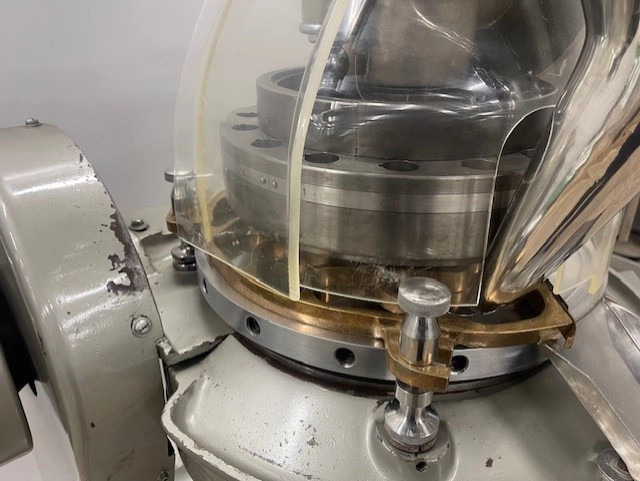 Key International / Cadmach DC16 Station D-Tooled Rotary Tablet Press ...