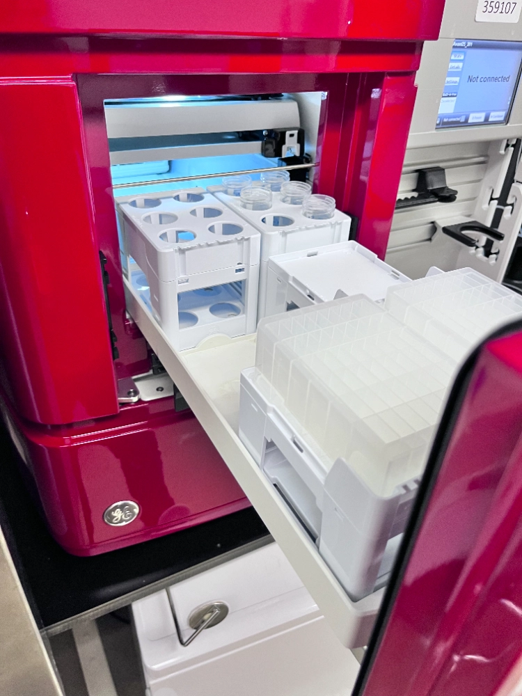 GE AKTA Avant 25 FPLC System | LabX.com