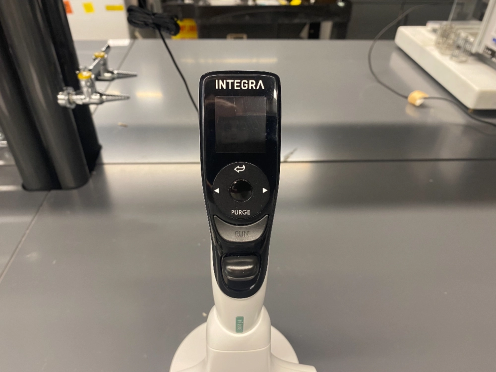 Integra 300ul Multichannel Pipette w/ Stand | LabX.com