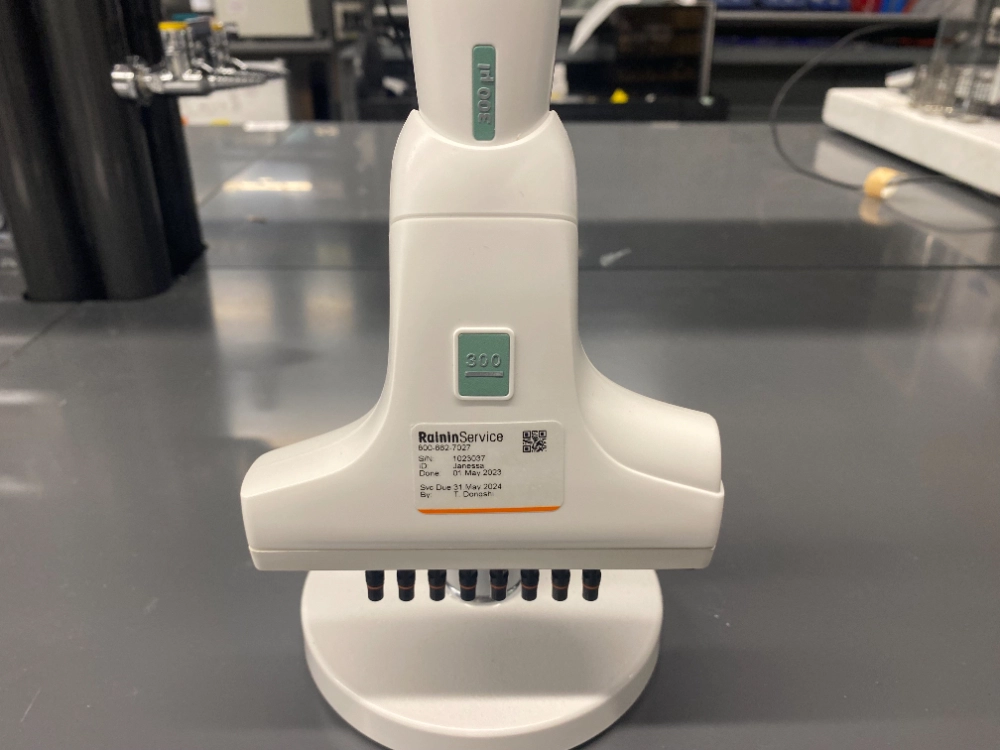 Integra 300ul Multichannel Pipette w/ Stand | LabX.com