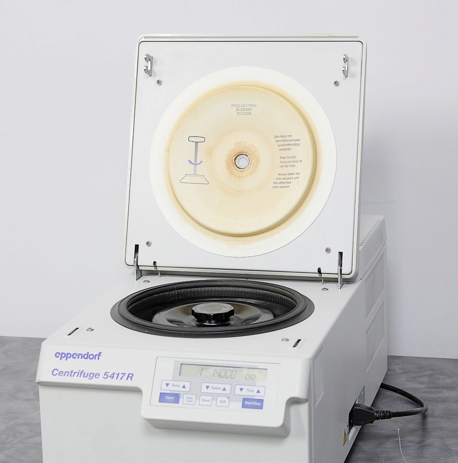 Eppendorf 5417R Refrigerated Benchtop Centrifuge & F45-30-11 Fixed ...