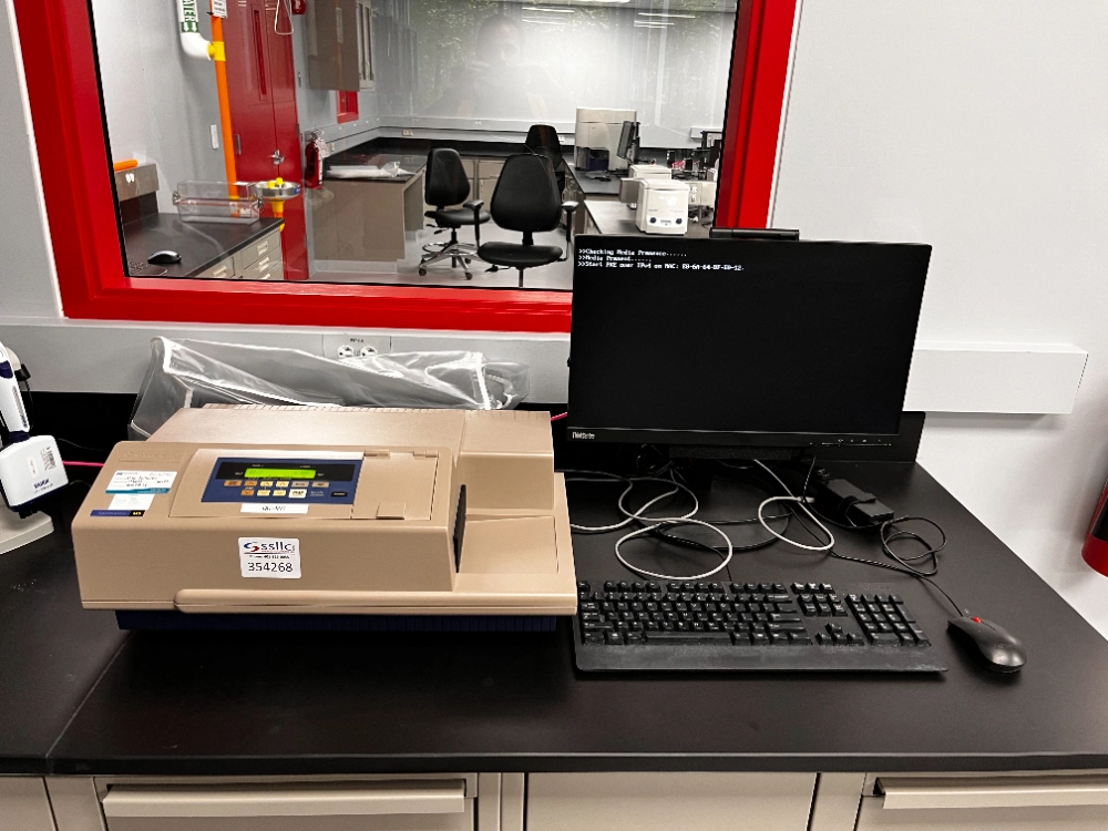 Molecular Devices Microplate Reader