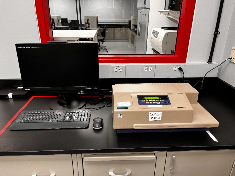 Molecular Devices Microplate Reader