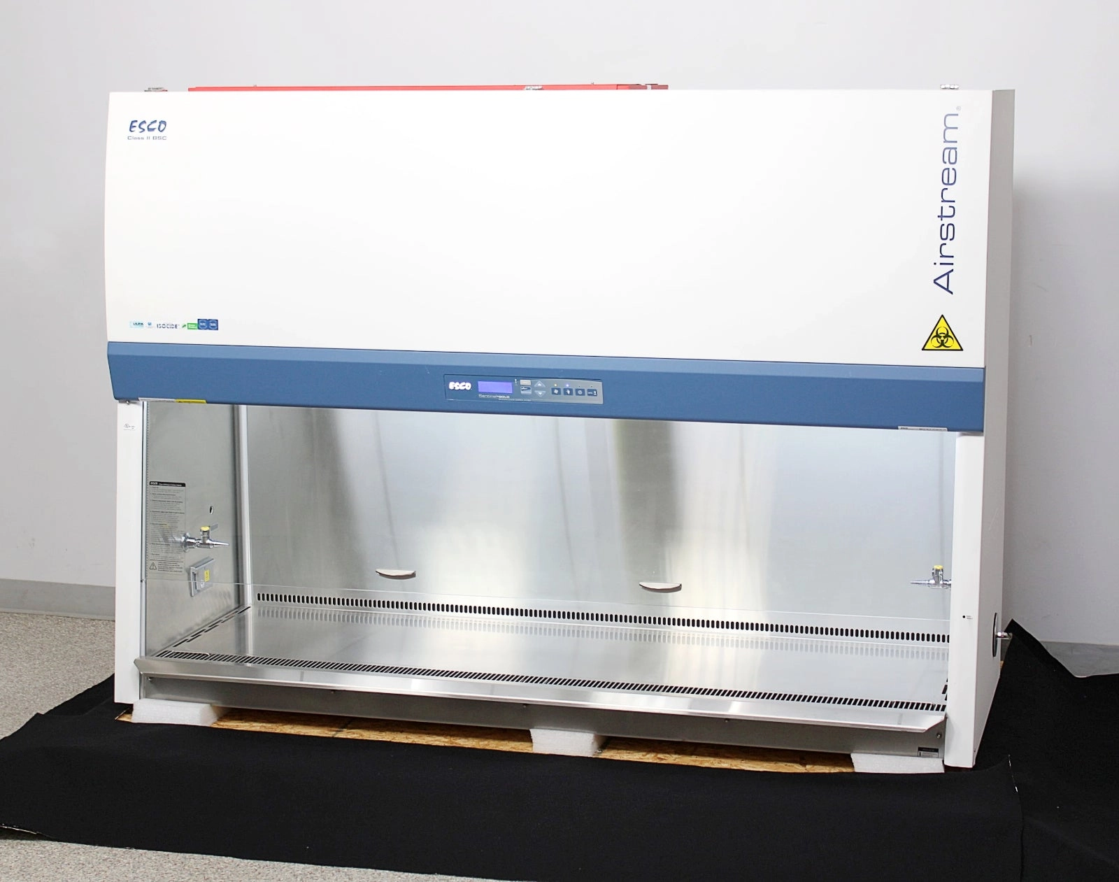 ESCO AC2-6S9-NS0-PORT Airstream Biological Safety Cabinet with Stand ...