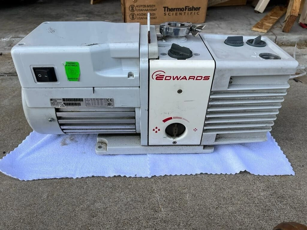 Edwards RV8 Vacuum Pump | LabX.com