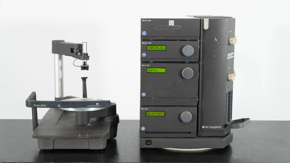 GE AKTA Explorer 100 FPLC System w/ Fraction Collector | LabX.com