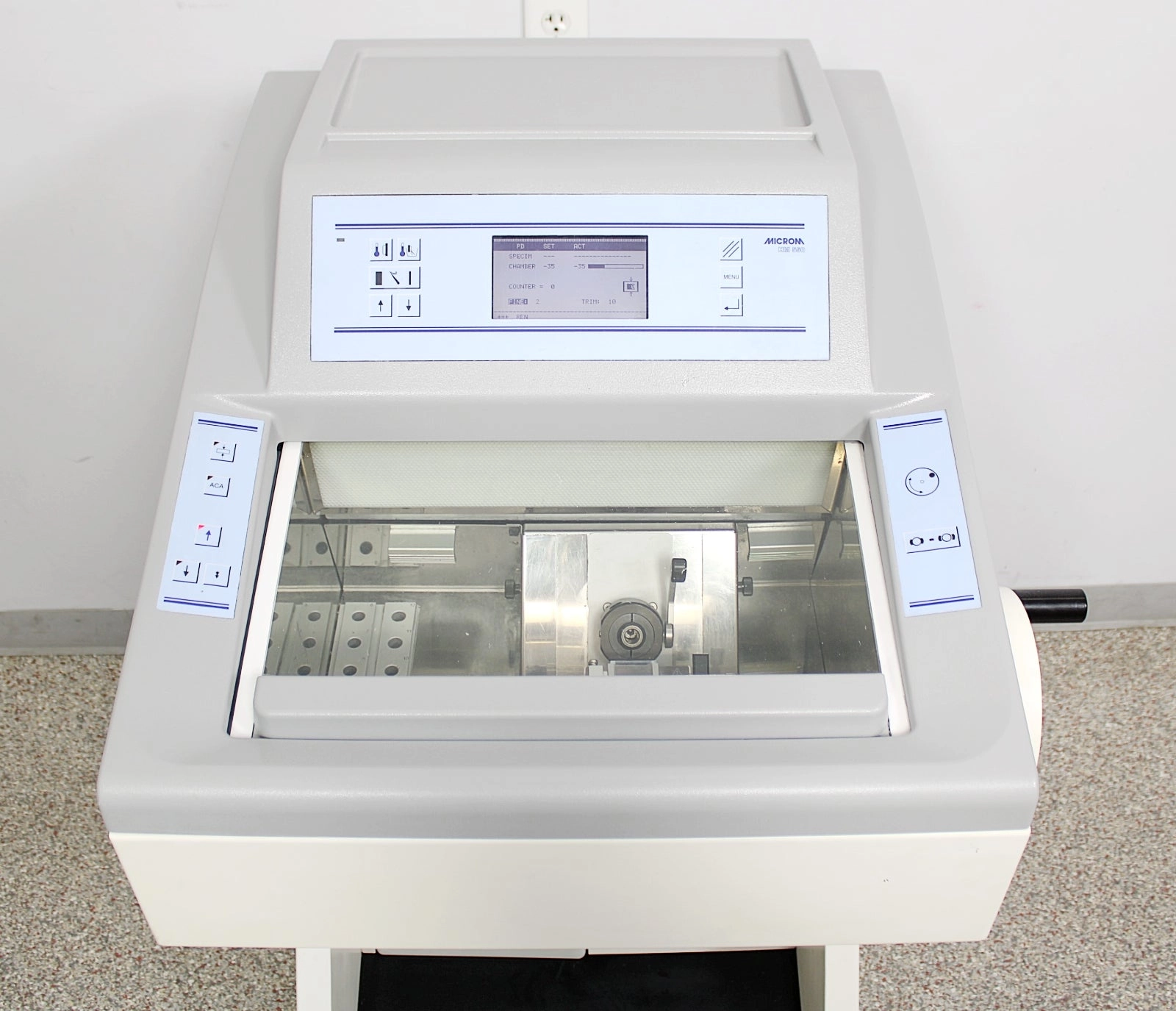 Thermo Scientific Microm HM 550 PD Cryostat Microtome 956424D | LabX.com Thermo Scientific Microm HM 550 PD Cryostat Microtome 956424D | LabX.com