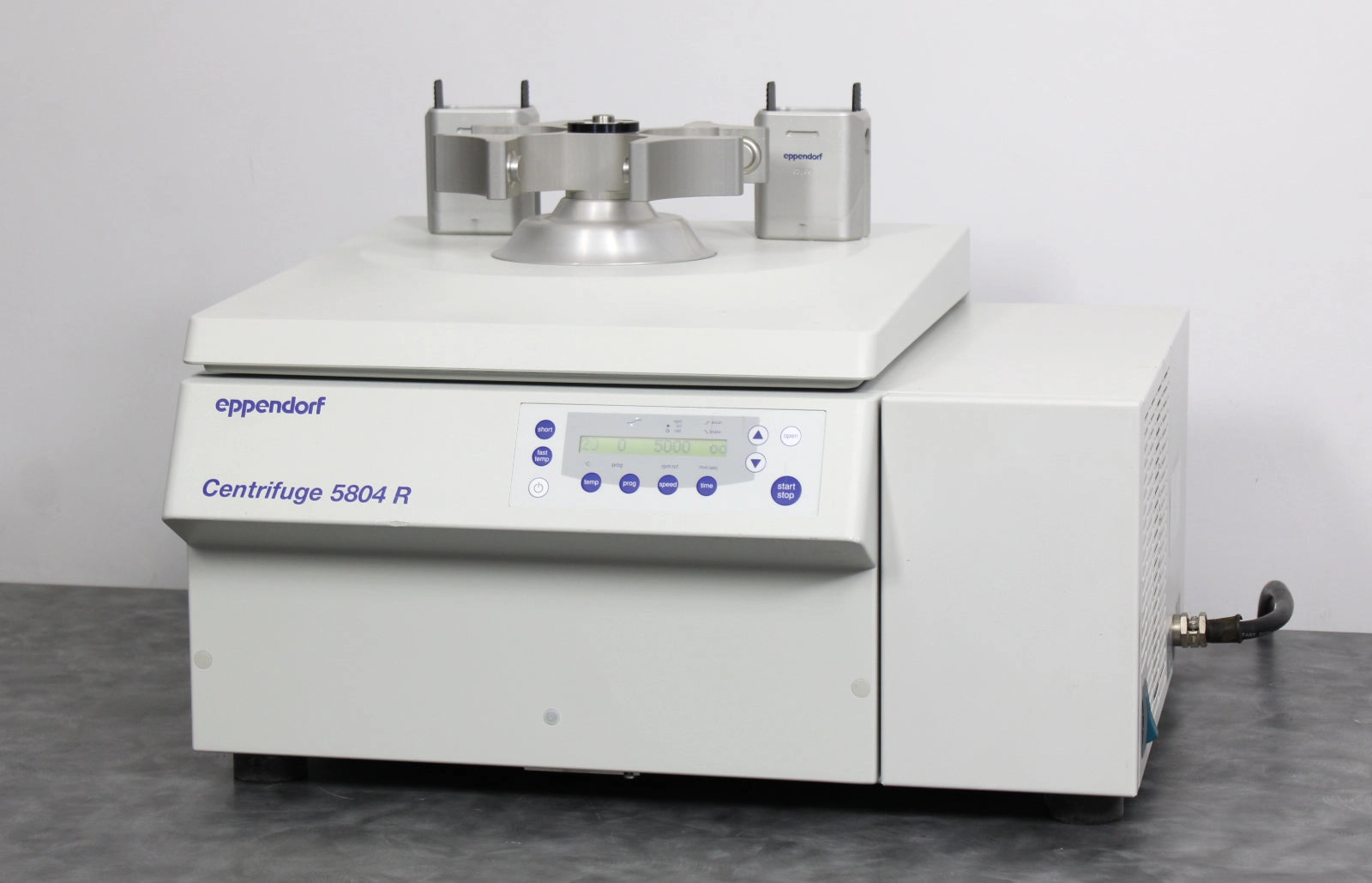 Eppendorf 5804R Refrigerated Benchtop Centrifuge w/ A-4-44 Swing Bucket ...