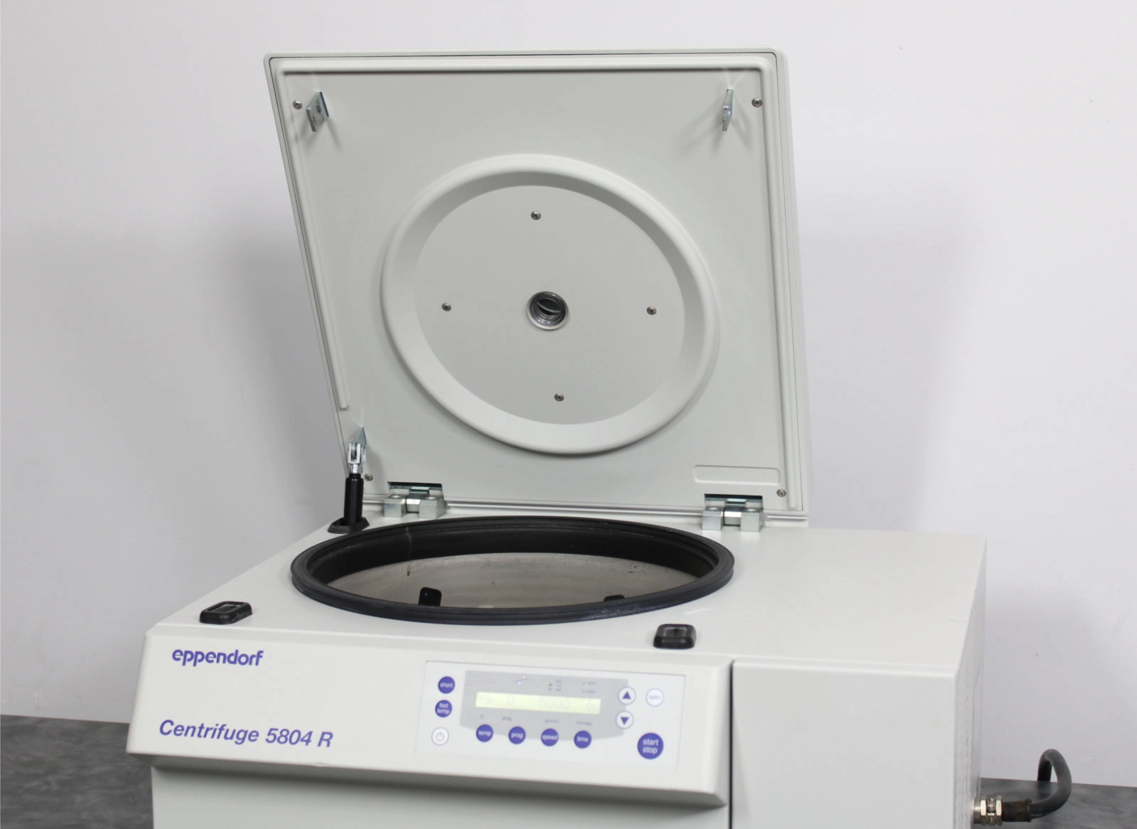 Eppendorf 5804R Refrigerated Benchtop Centrifuge w/ A-4-44 Swing Bucket ...