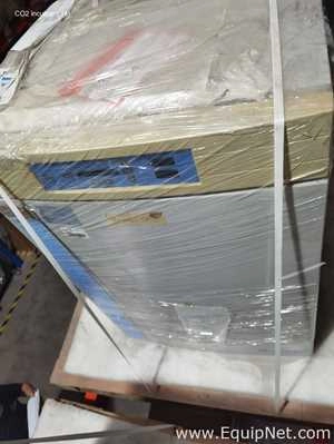 Lot Of Four Thermo Scientific 3111 CO2 Incubators | LabX.com