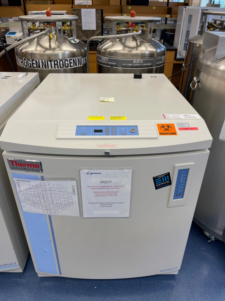 Thermo CryoPlus 3 Cryogenic Storage System | LabX.com