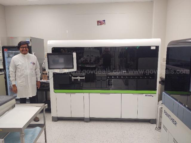 ABBOTT Alinity M automated molecular diagnostic analyzer | LabX.com