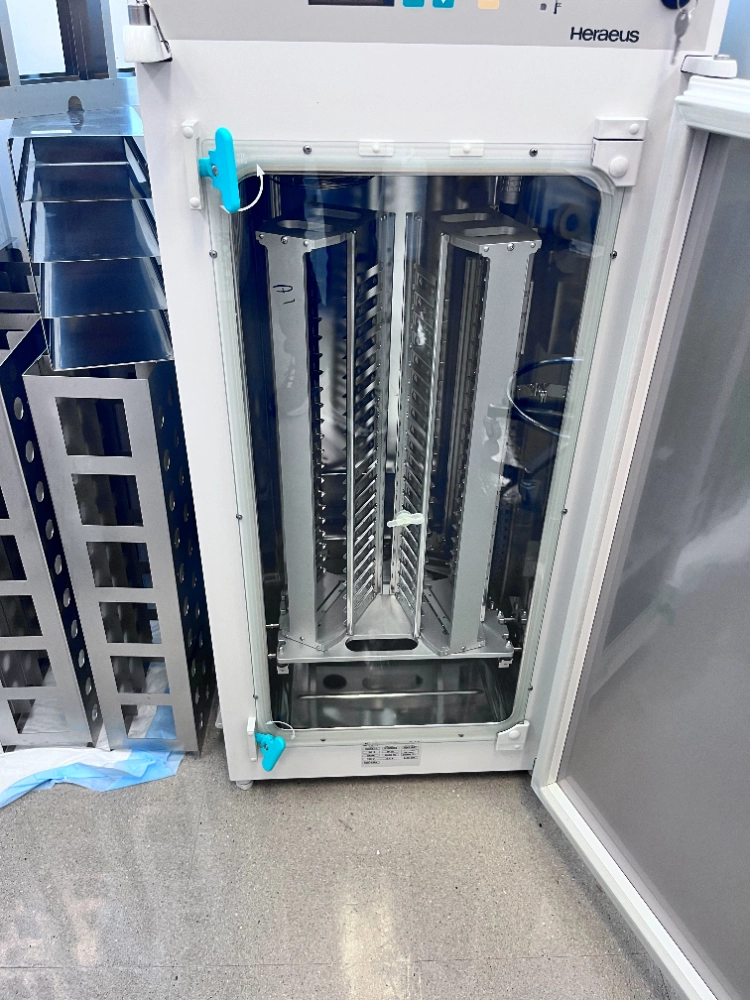 Heraeus Cytomat Microplate Hotel | LabX.com