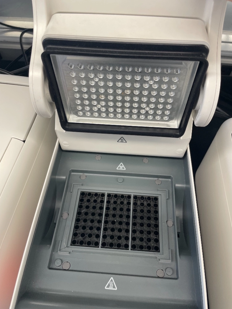 Applied Biosystems MiniAmp Thermal Cycler | LabX.com