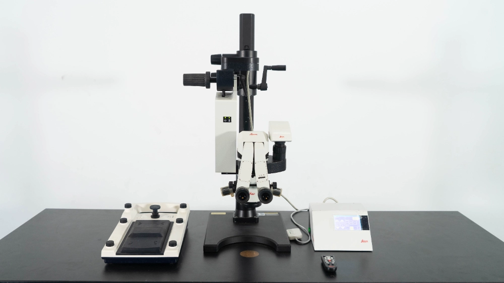 Leica M620 Tabletop Surgical Microscope | LabX.com