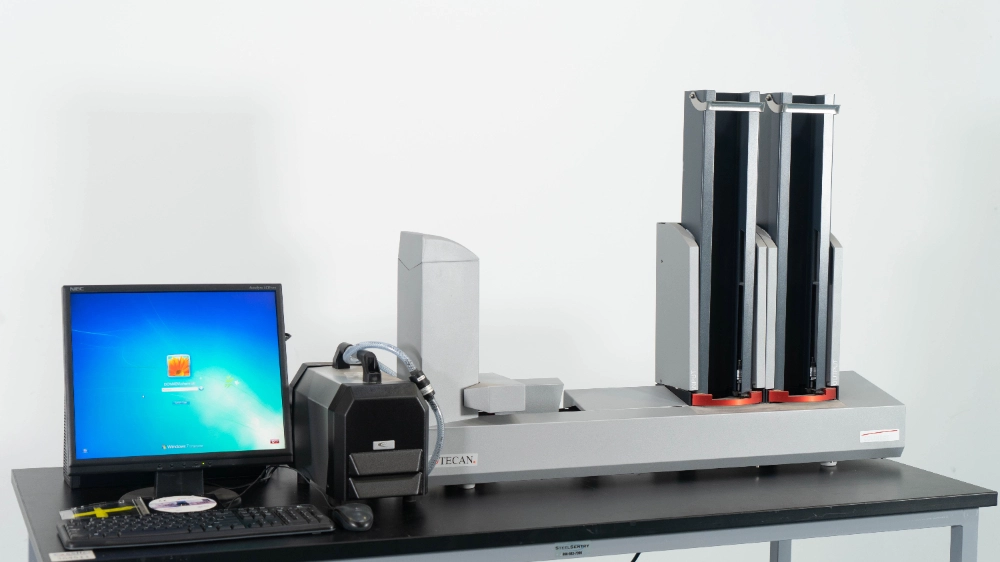 Tecan Connect Basic Microplate Handler | LabX.com