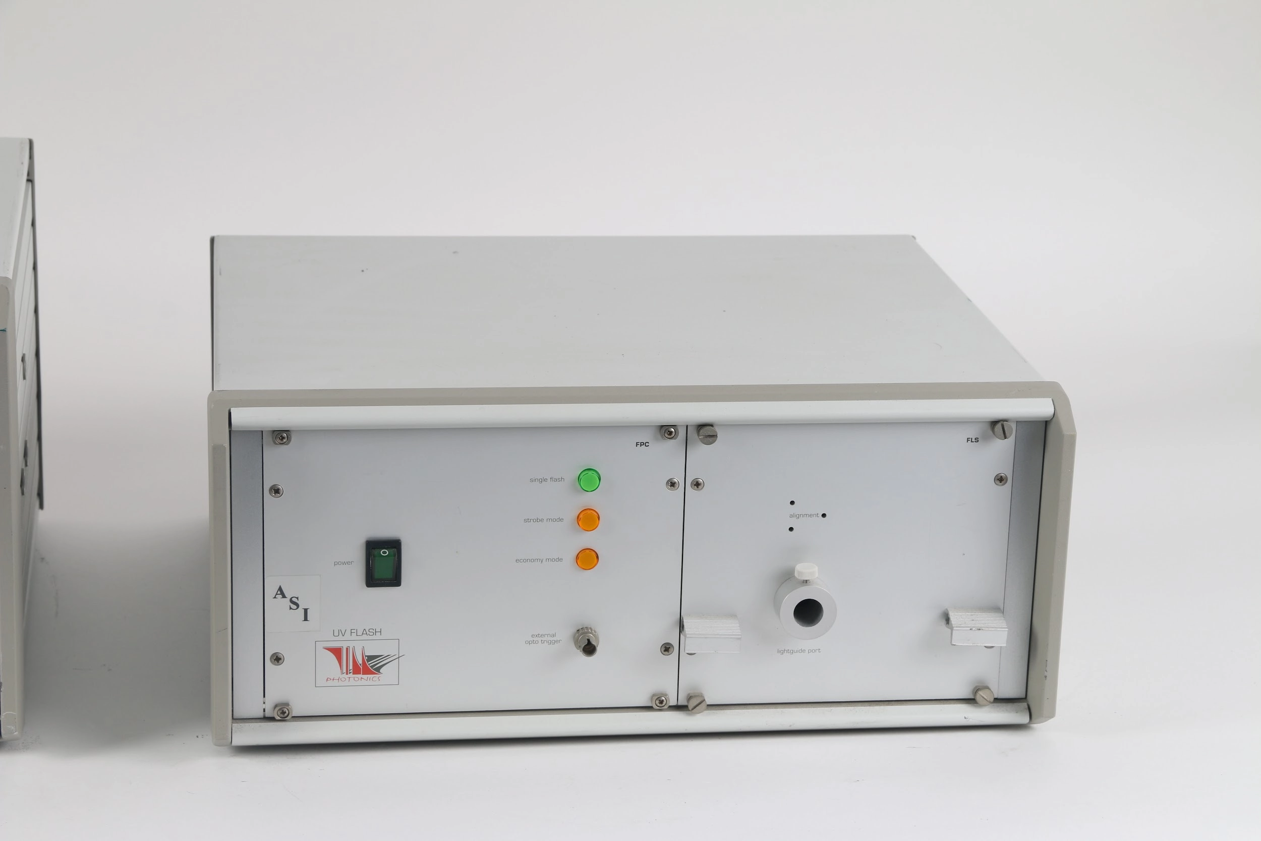 Photonics UV-Flash II Pulsed Light Source / Photonics Polychrome II ...