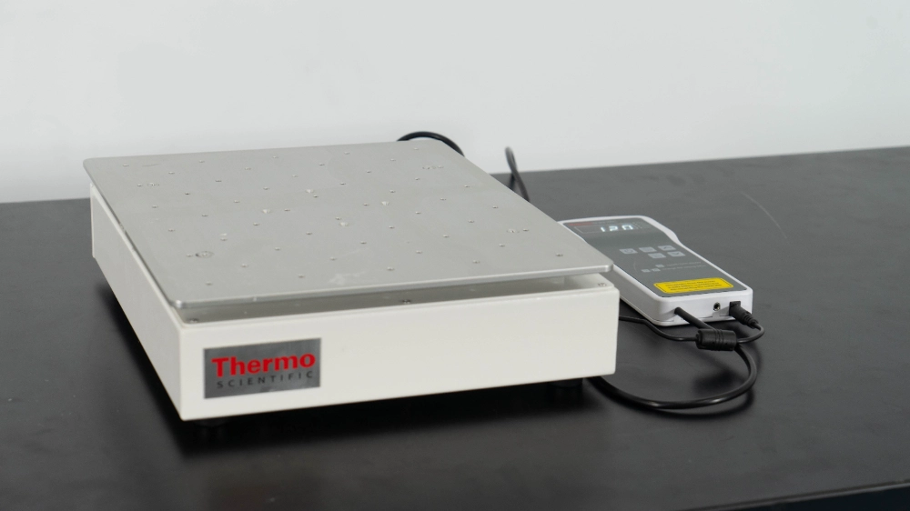 Thermo MaxQ 2000 CO2 Plus Digital Orbital Shaker | LabX.com