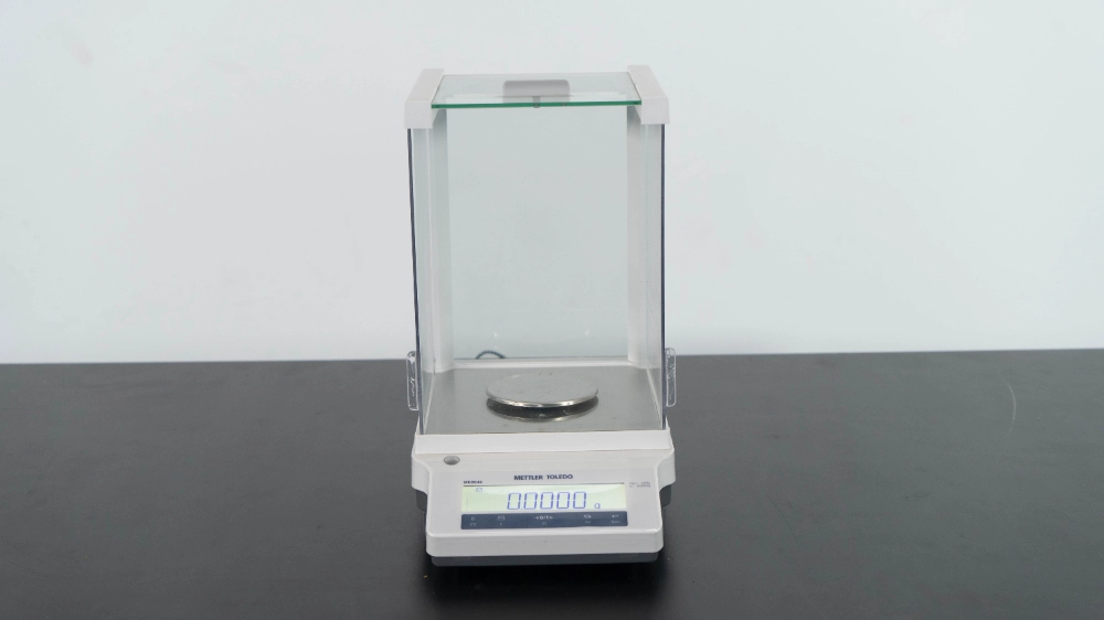 Mettler Toledo ME204E Automatic Analytical Balance | LabX.com