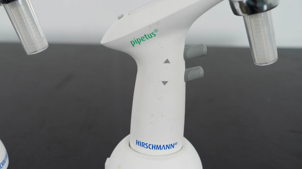 HIRSCHMANN Pipetus Pipette Controllers-Quantity 3 | LabX.com