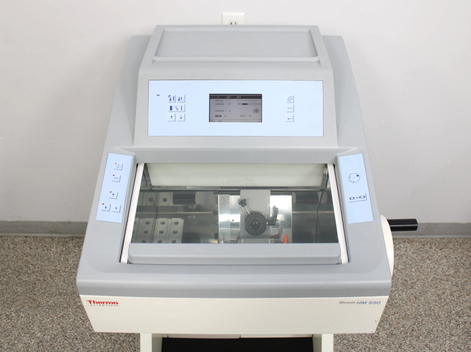 Thermo Scientific Microm HM 550 P Cryostat Microtome 956424 | LabX.com Thermo Scientific Microm HM 550 P Cryostat Microtome 956424 | LabX.com