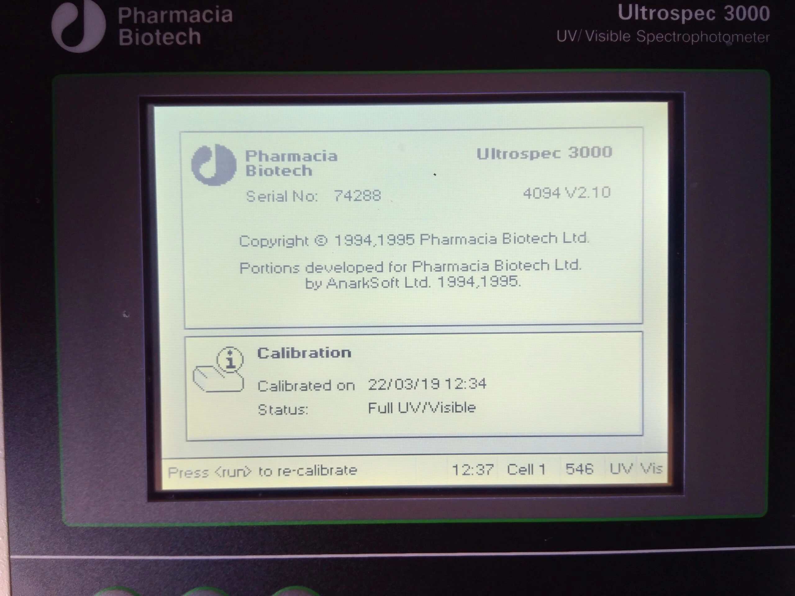 Pharmacia Ultrospec 3000 UV-VIS Scanning Spectrophotometer | LabX.com