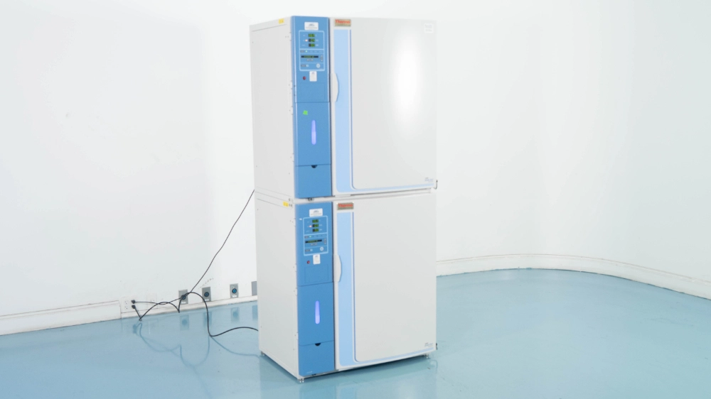 Thermo Forma Steri-Cult Double Stack CO2 Incubator | LabX.com
