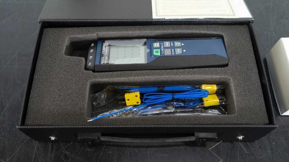 Omega Data Logger Therometer | LabX.com