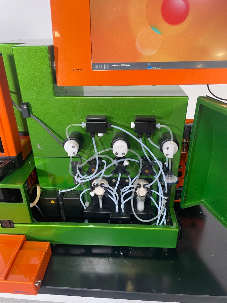 Miltenyi MACSQuant Analyzer 10 Flow Cytometer | LabX.com