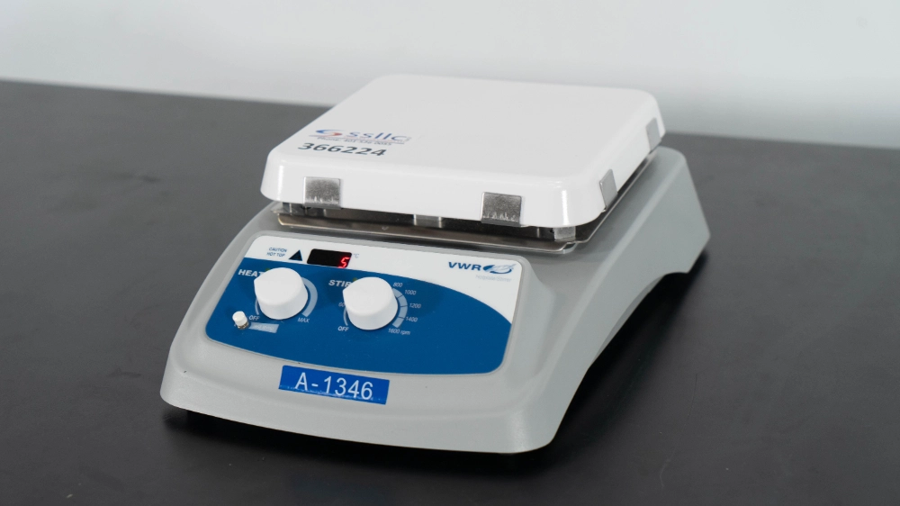 VWR Hotplate/Stirrer | LabX.com