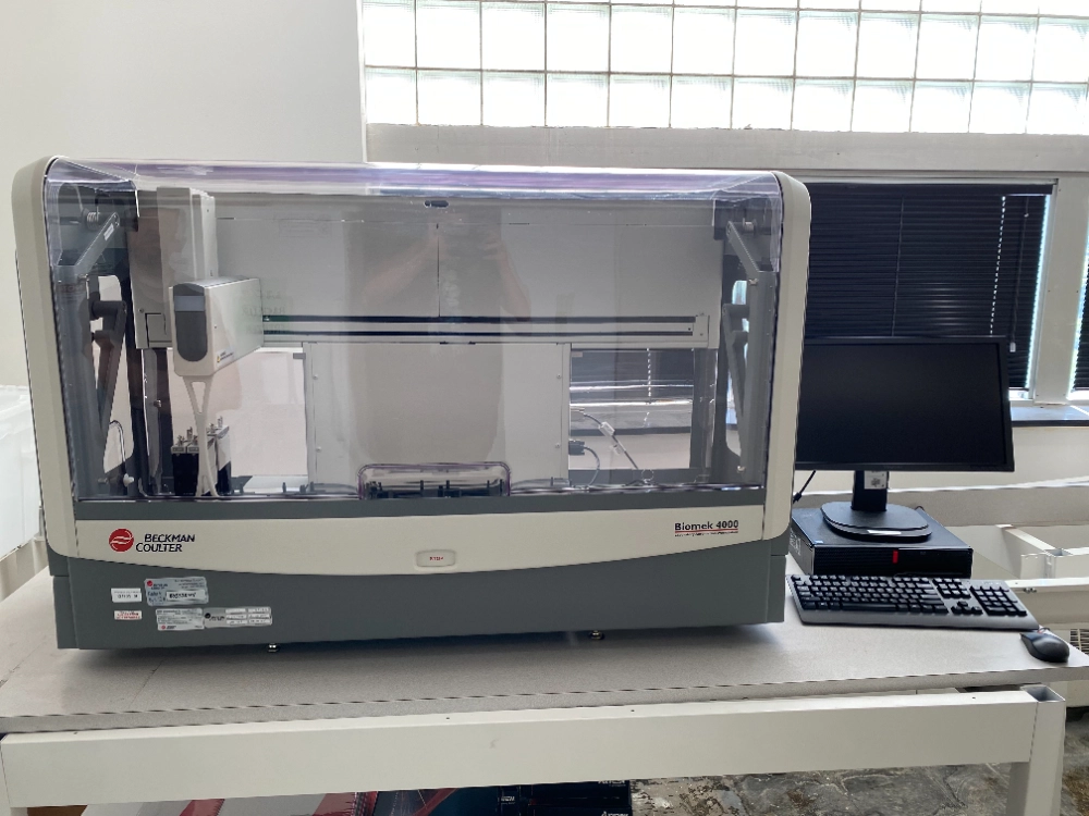 Beckman Coulter Biomek 4000 Laboratory Automation Workstation | LabX.com