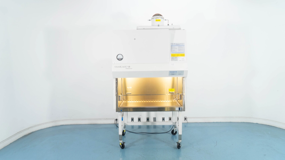 Baker SterilGARD III Advance 4' Biosafety Cabinet | LabX.com