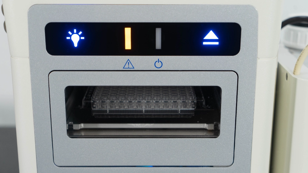 Invitrogen Attune CytPix Flow Cytometer | LabX.com