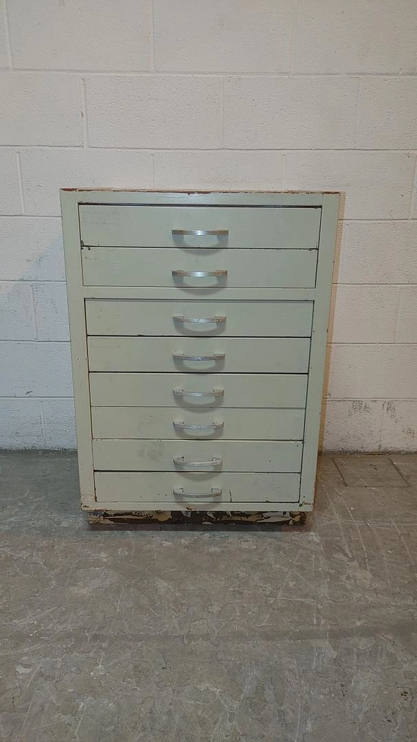 24" 8 Drawer Casework | LabX.com