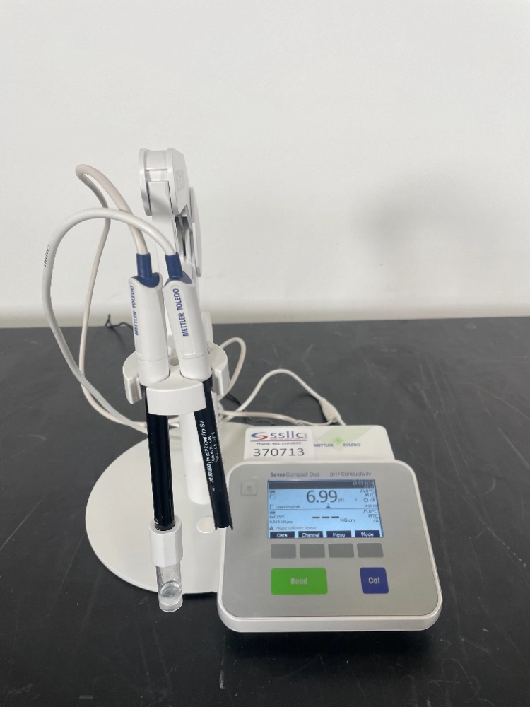 Mettler Toledo SevenCompact Duo pH/Conductivity Meter | LabX.com