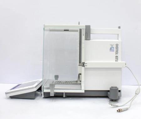 Mettler Toledo Analytical Balance with Static detector Model: XPE205 | LabX.com