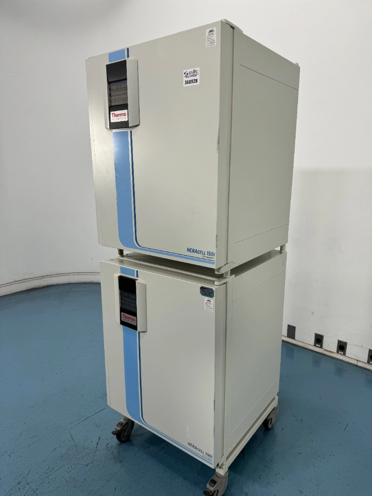 Thermo Scientific HERAcell 150i Double Stack CO2 Incubator | LabX.com