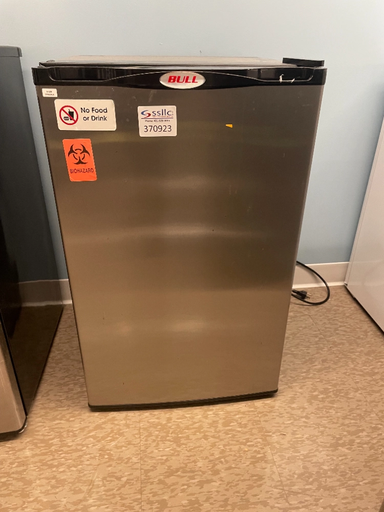 Bull Undercounter Refrigerator | LabX.com