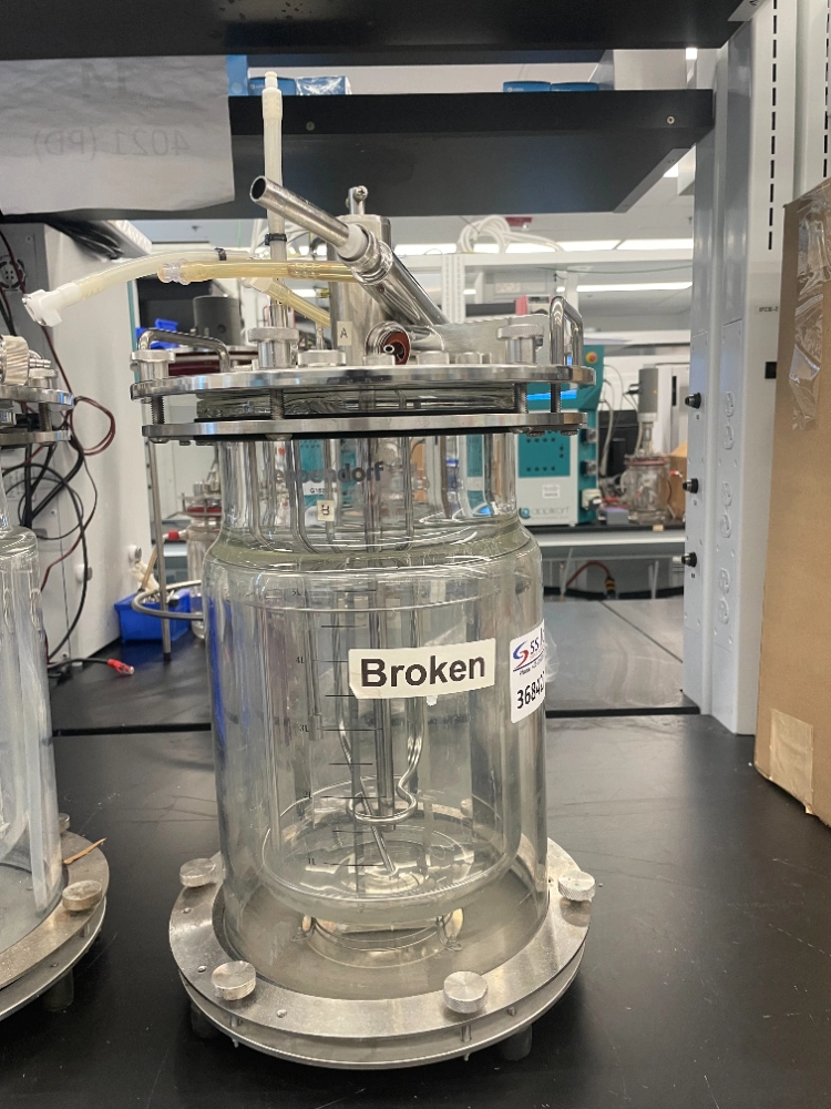 Eppendorf 5L Glass Jacketed Bioreactor Vessel | LabX.com