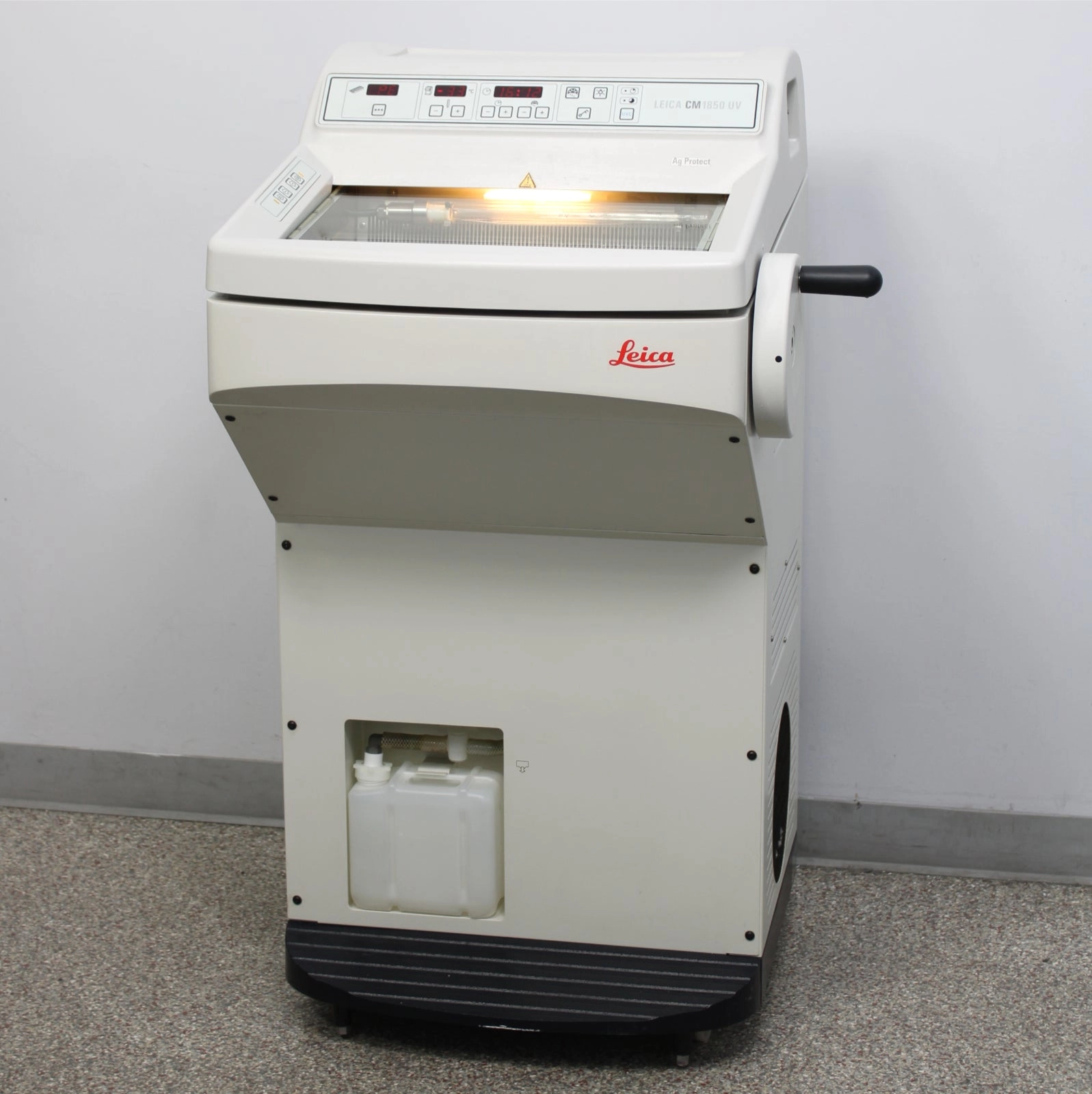 Leica CM1850 UV-3-1 Cryostat Microtome 047140225 with Blade Holder ...