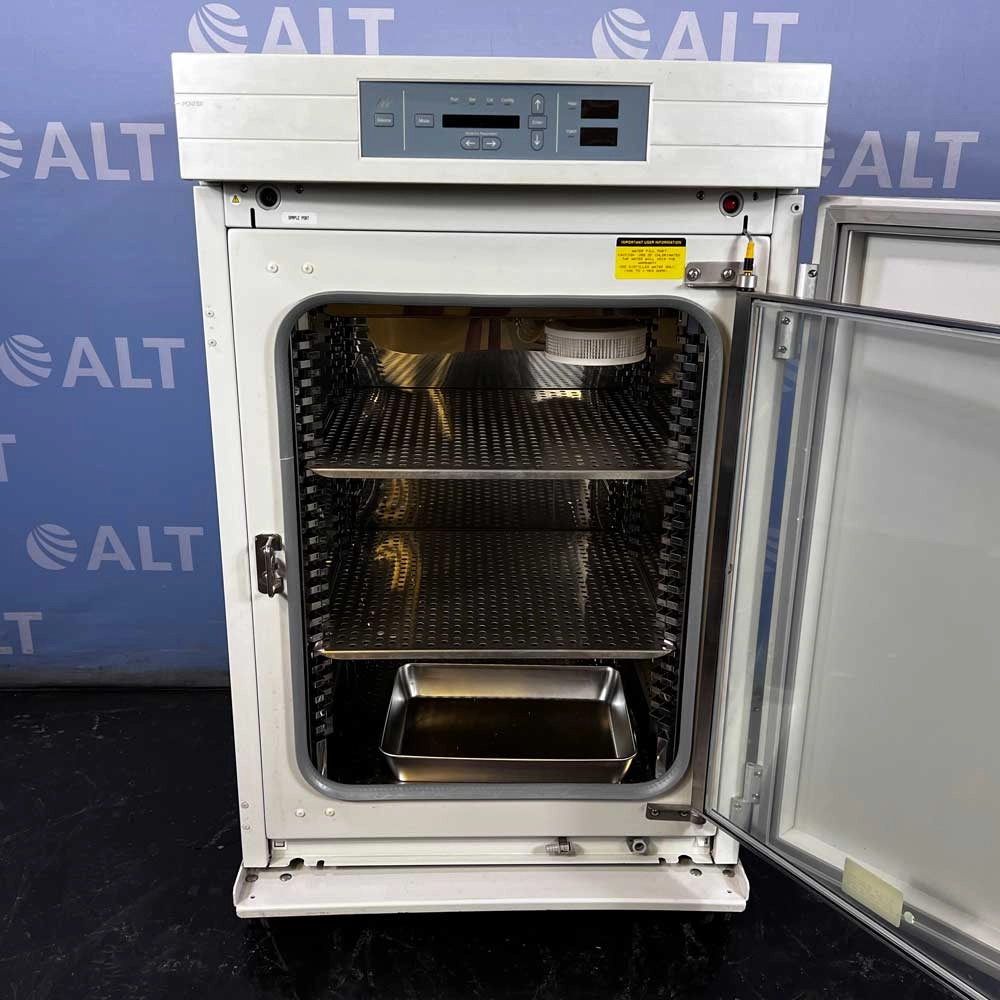 Thermo Scientific Forma Series II Water-Jacketed CO2 Incubator, Model 3130 | LabX.com