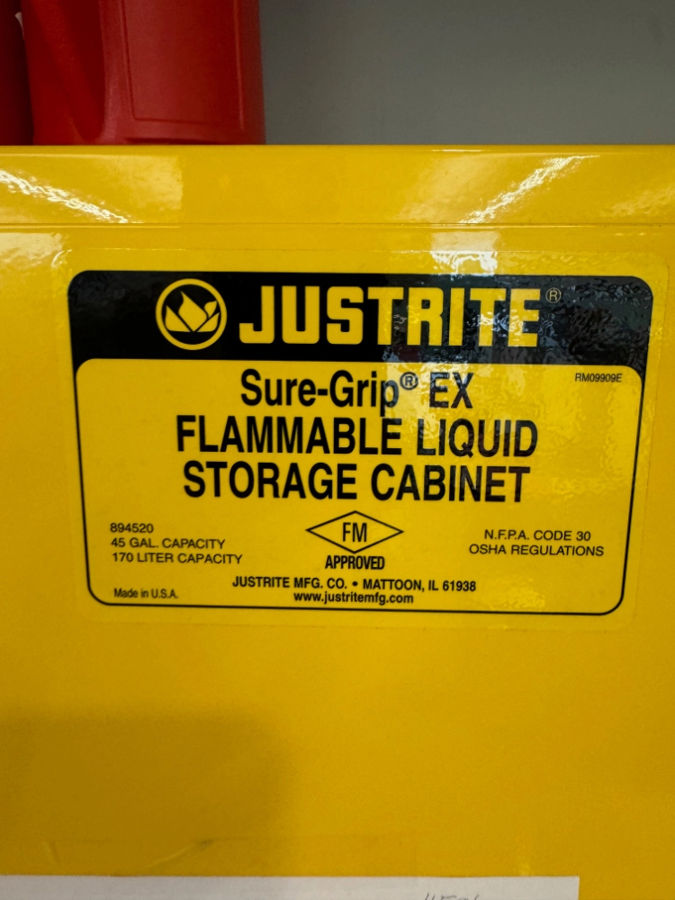 Justrite 45 Gallon Flammable Liquid Storage Cabinet | LabX.com