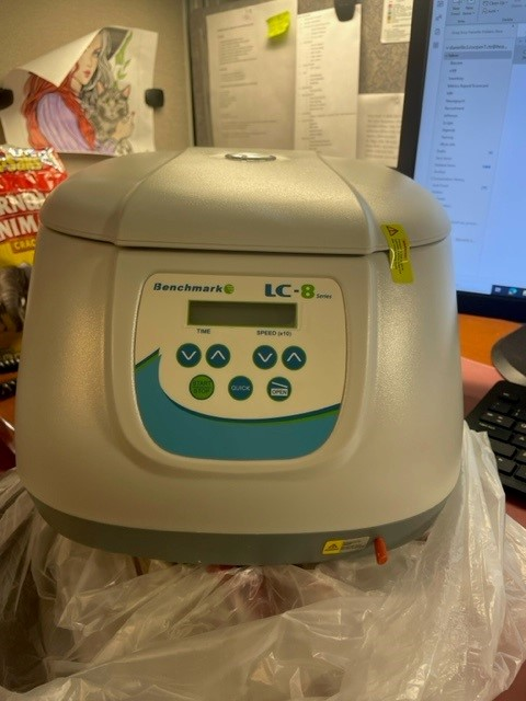 Benchmark LC-8 Series table top lab centrifuge | LabX.com