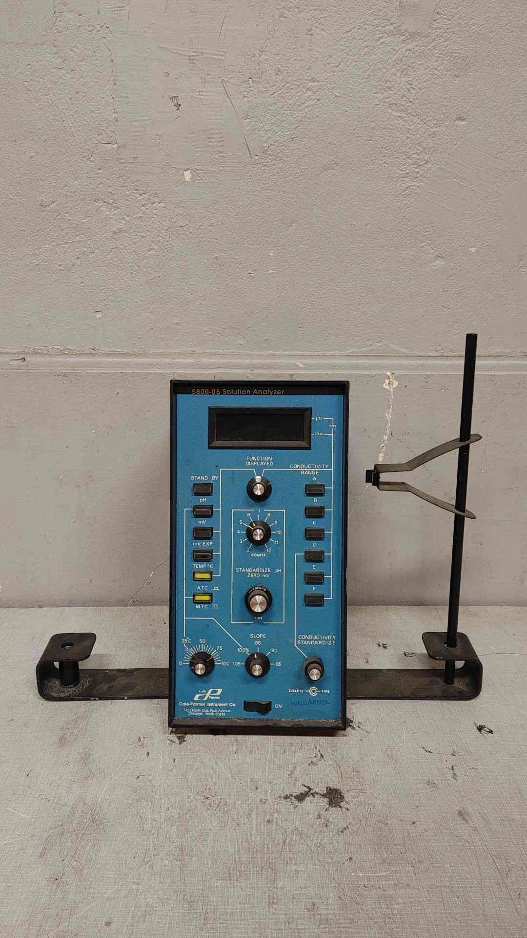 *Pickup Only* Cole-Parmer Solution Analyzer 117VAC 5800-05 | LabX.com
