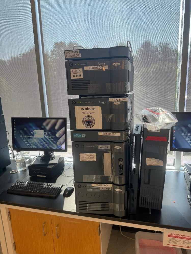 Waters Acquity UPLC System w/ FLR and PDA eA Detectors | LabX.com