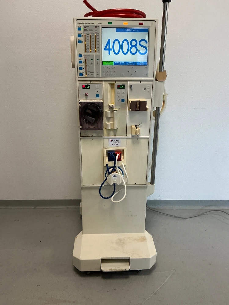 Fresenius Medical Care 4008 S Hemodialysis Machine | LabX.com
