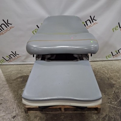 Midmark 625 Barrier-Free Power Exam Table | LabX.com
