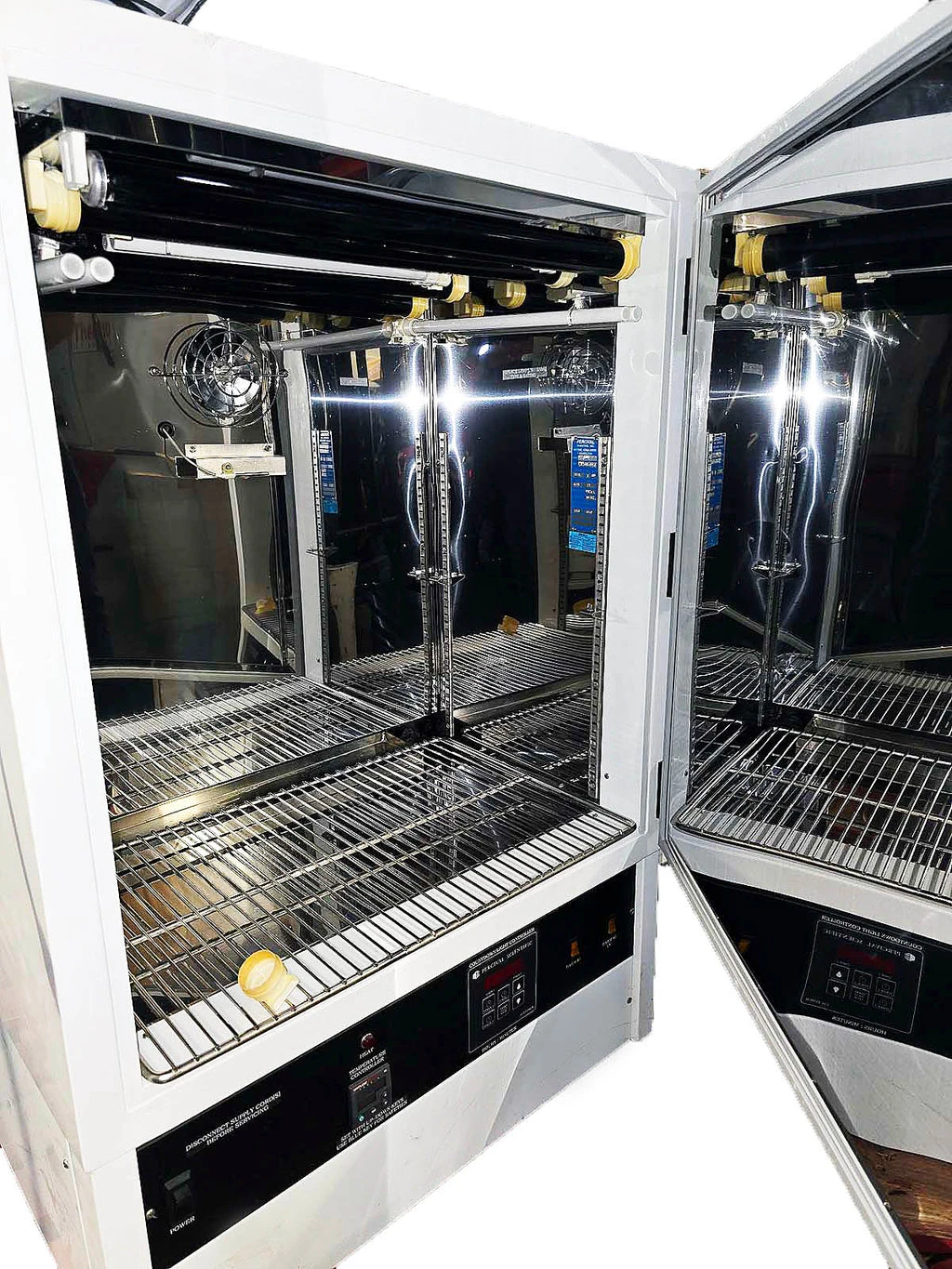 Percival RX3000 stability chamber (Pre-owned) | LabX.com