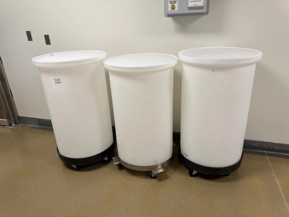 Plastic 200L Tanks - Quantity 3 | LabX.com